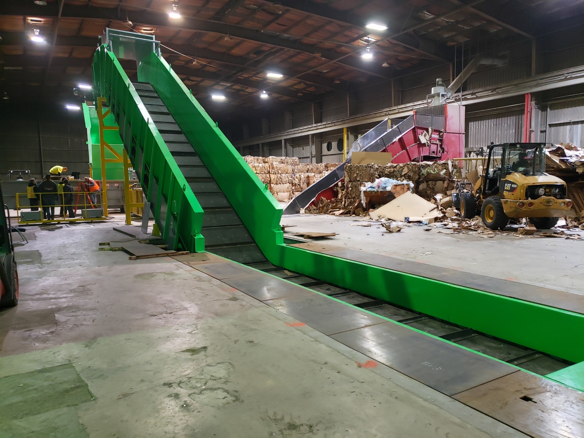 International Baler ATX & Fluent Conveyors Rubber Combo Baler Infeed ...