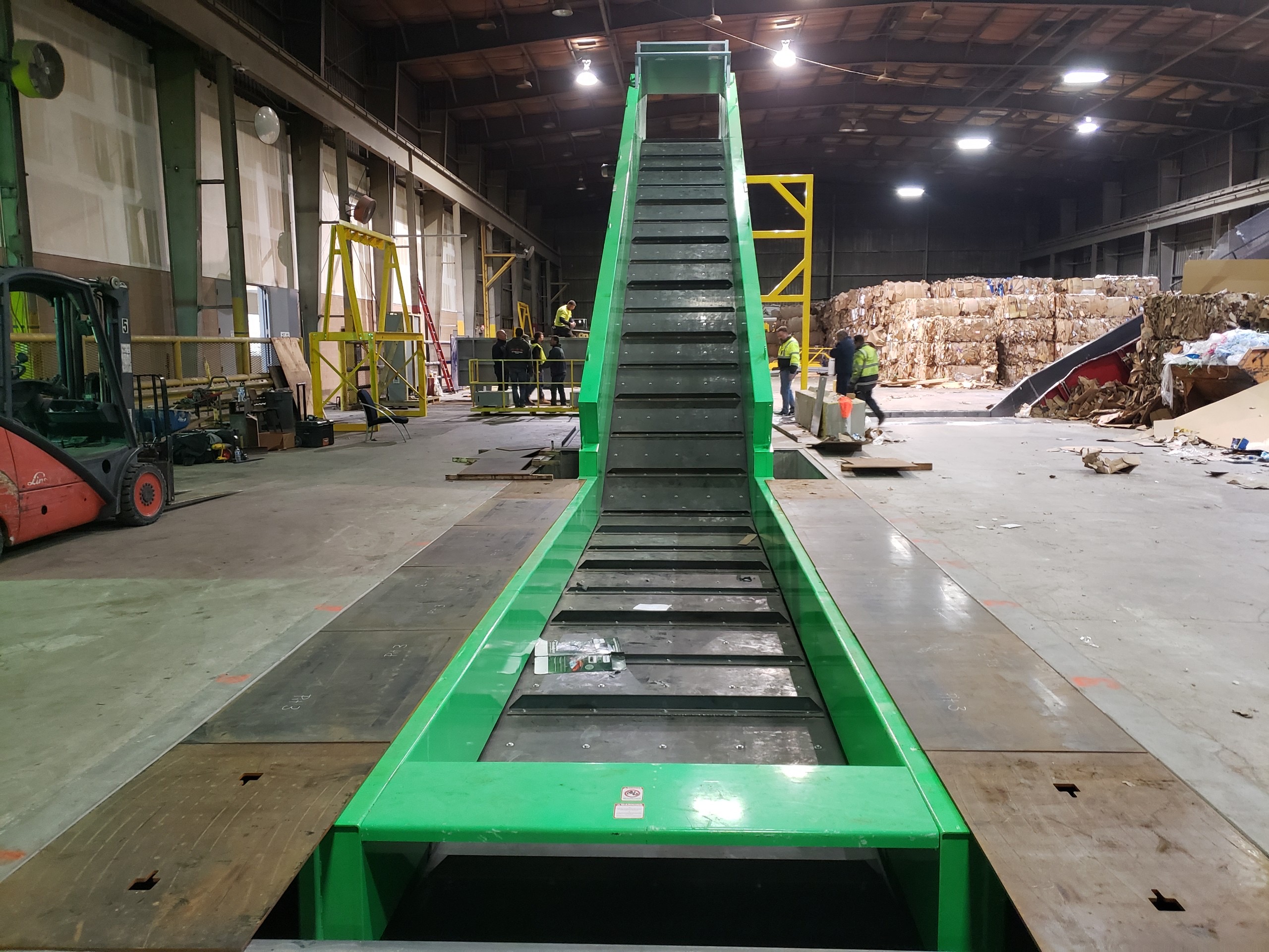 International Baler ATX & Fluent Conveyors Rubber Combo Baler Infeed ...