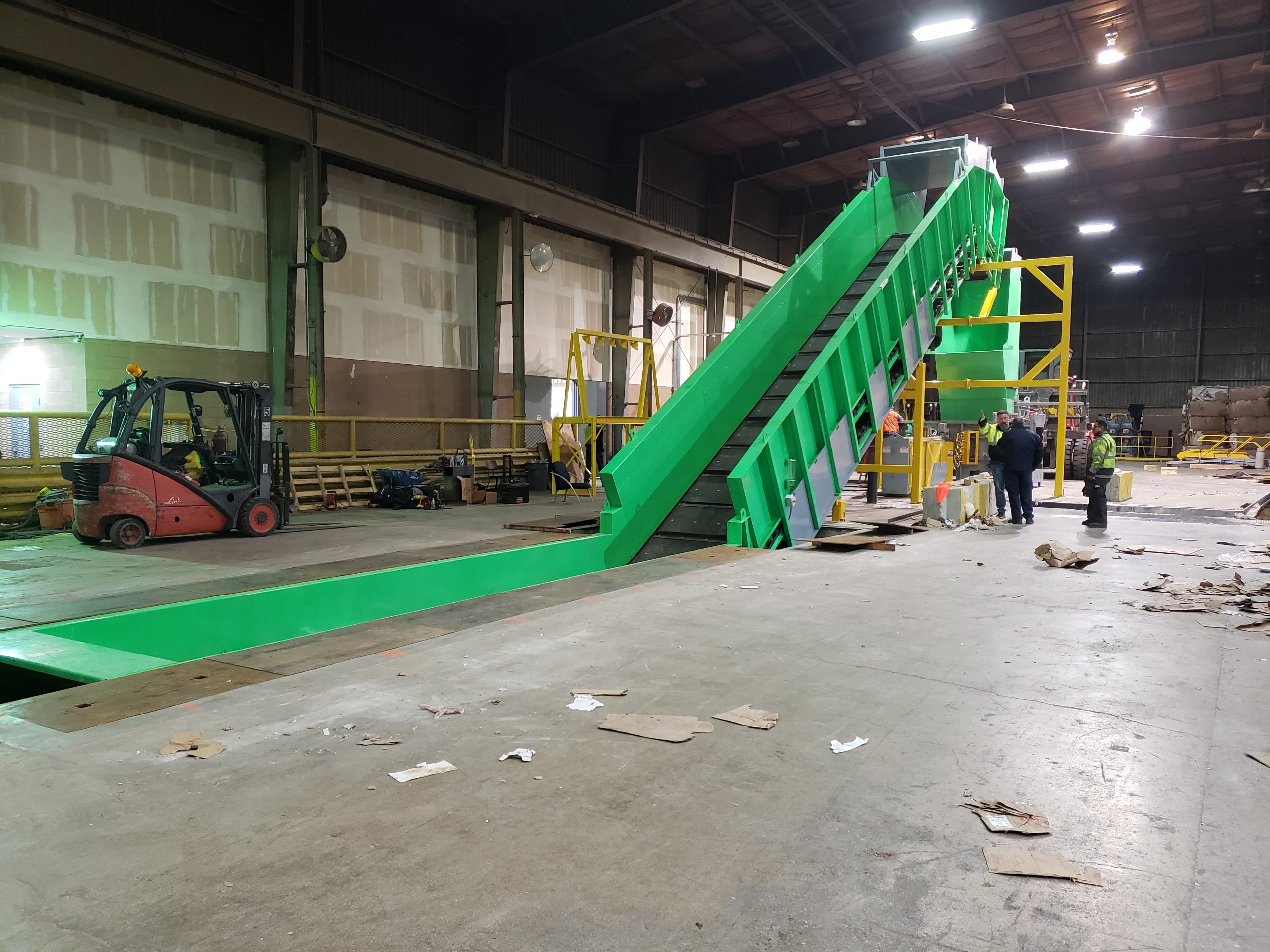 International Baler ATX & Fluent Conveyors Rubber Combo Baler Infeed ...